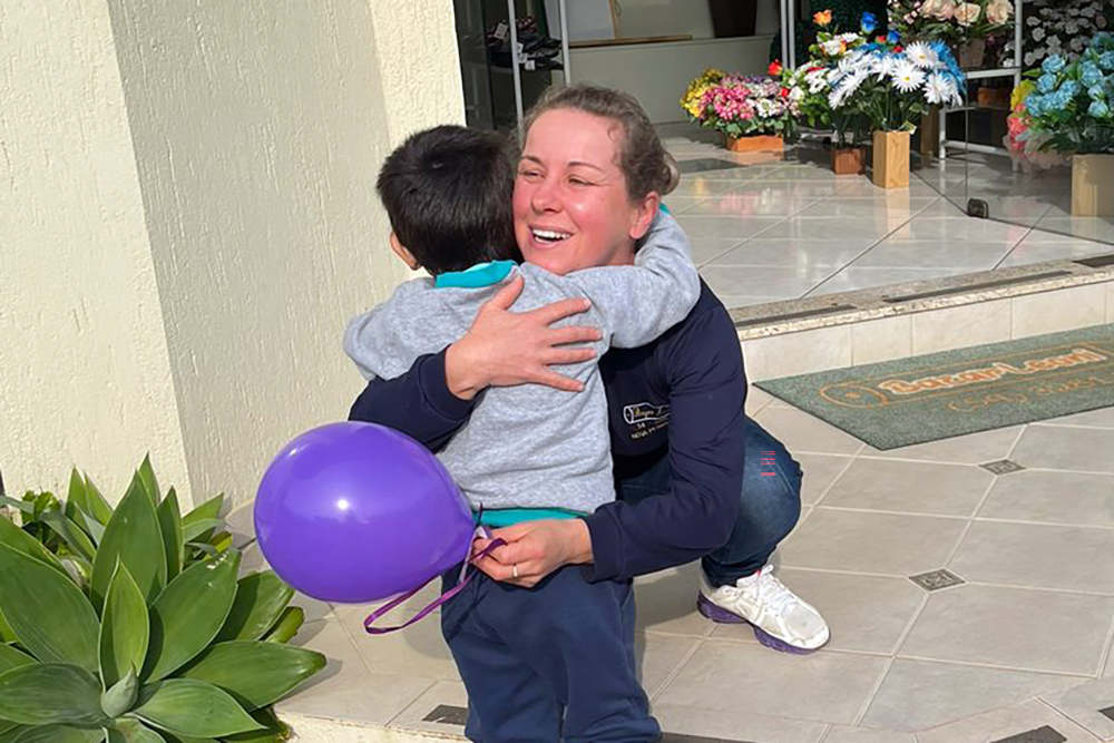 Alunos da EMEI Lydia Braun distribuem balões em campanha alusiva ao ...